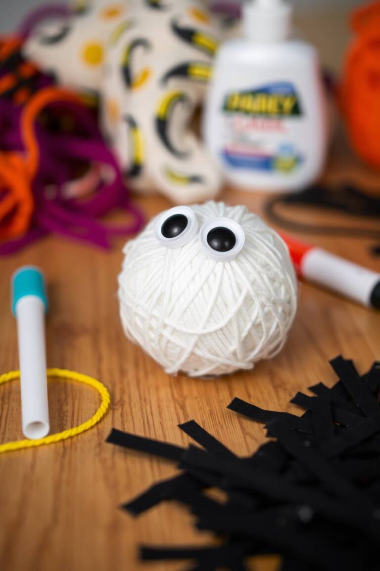 Spooky & Simple Preschool Halloween Crafts - DIY Art and Crafts Ideas