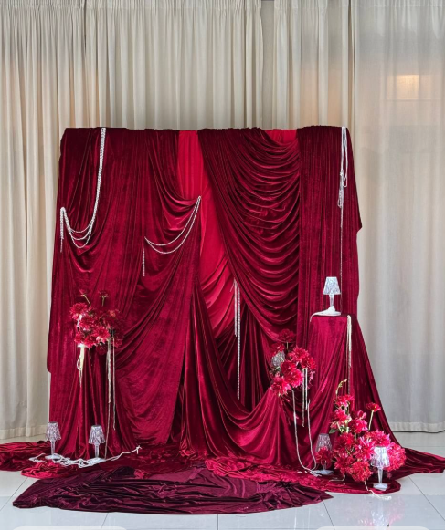 Simple & Clean Valentine’s Day Backdrop Ideas - DIY Art and Crafts Ideas